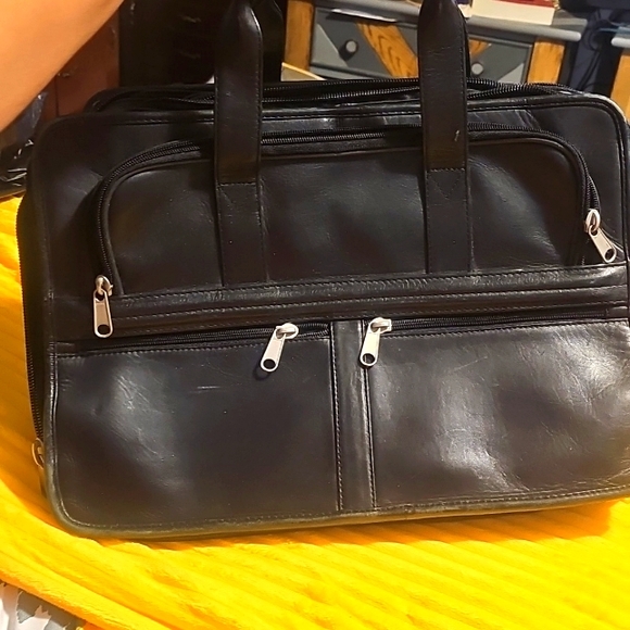 Pelle Studio | Bags | Pelle Studio Wilsons Designer Black ...